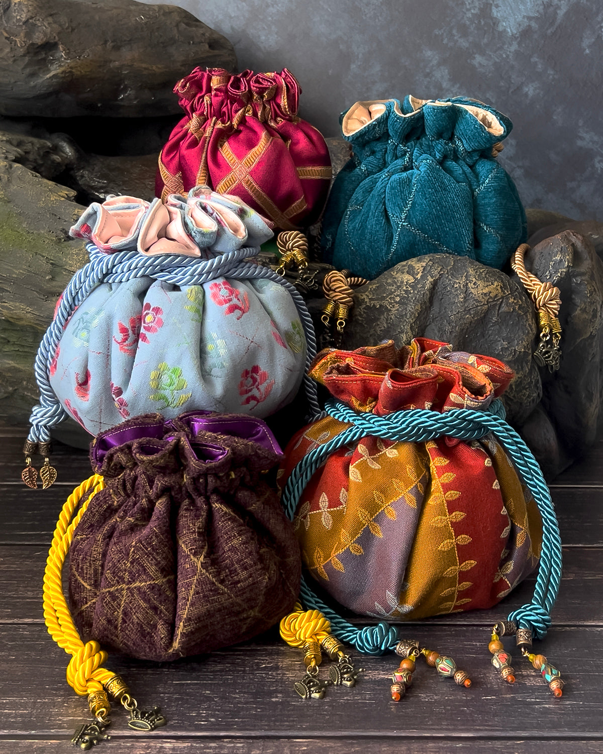 Fit for the Faire – The Arcane Threadery
